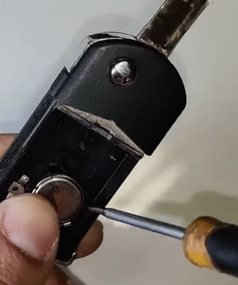 Mazda 3 Key Fob Battery Replacement Guide - Techsolving